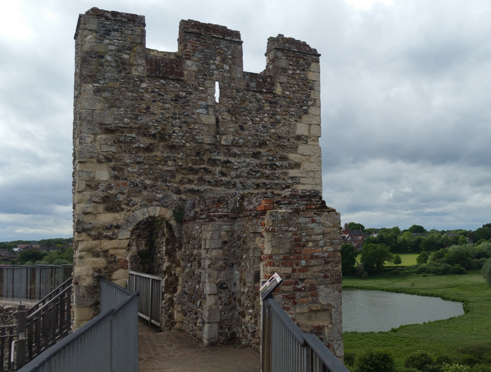 Episode 64 - Framlingham Castle - Knock Once For Yes